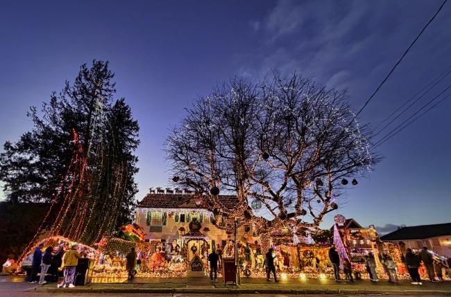 The Menashe Family Christmas lights display is glowing nightly ...